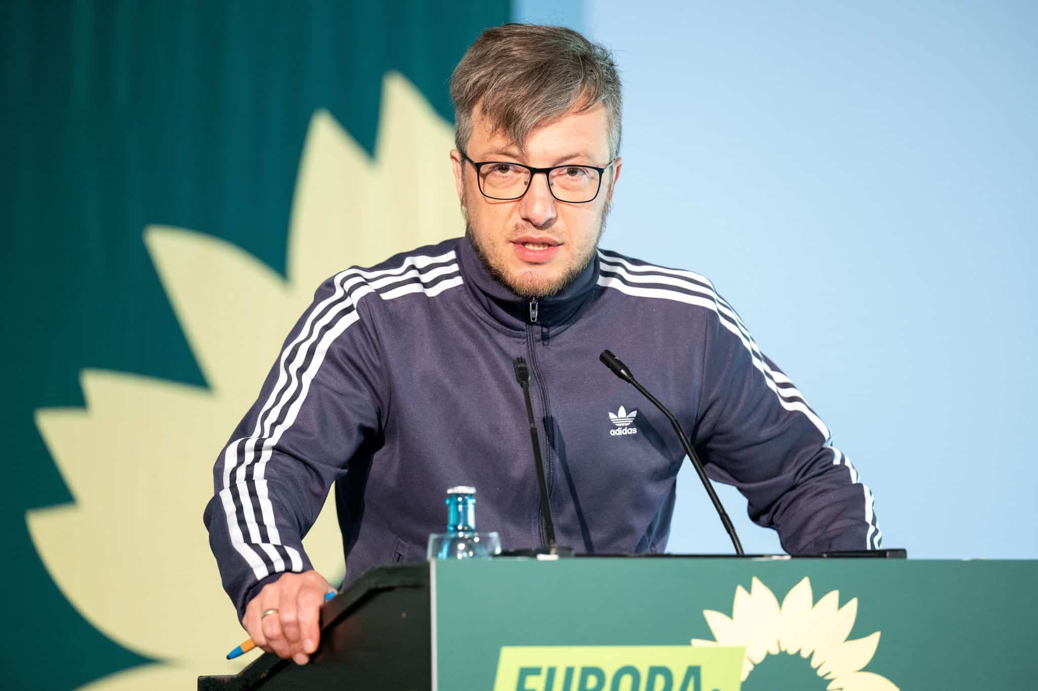 Grünen-Politiker: AfD-Waffenentzug prüfen