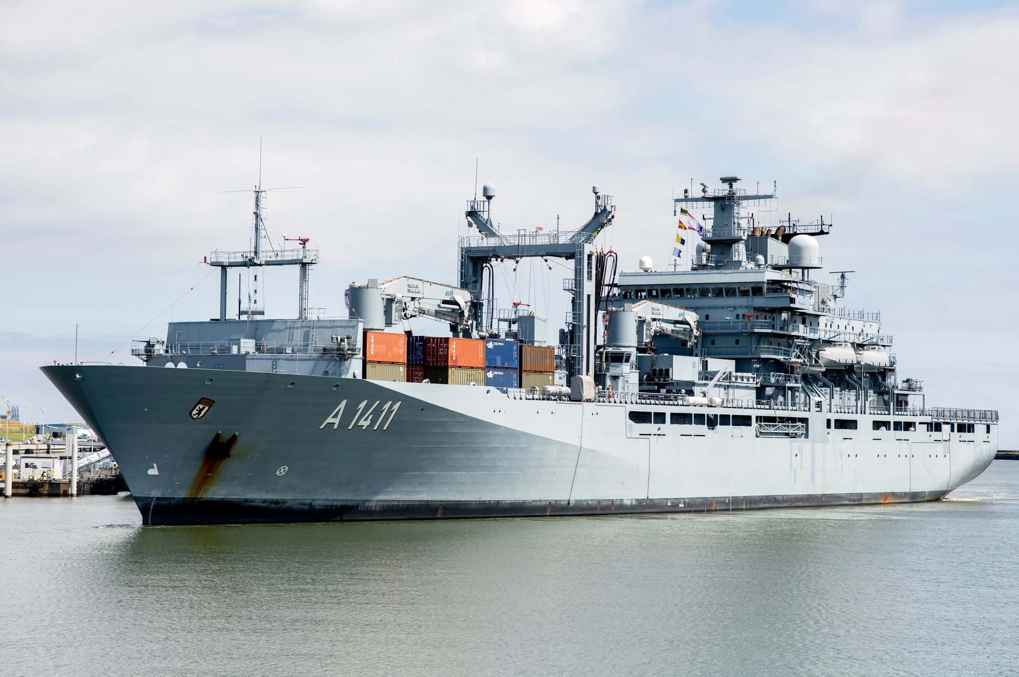 Krankheitsfälle an Bord bremsen deutsches Marineschiff aus