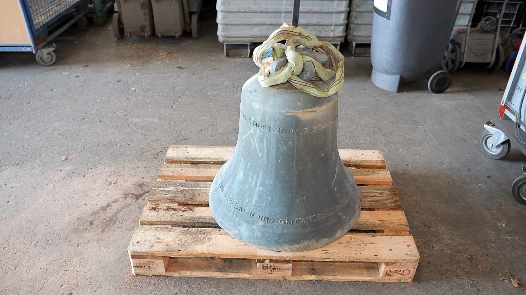 Wer hat die Glocke geklaut? Polizei findet mutmaßlichen Dieb