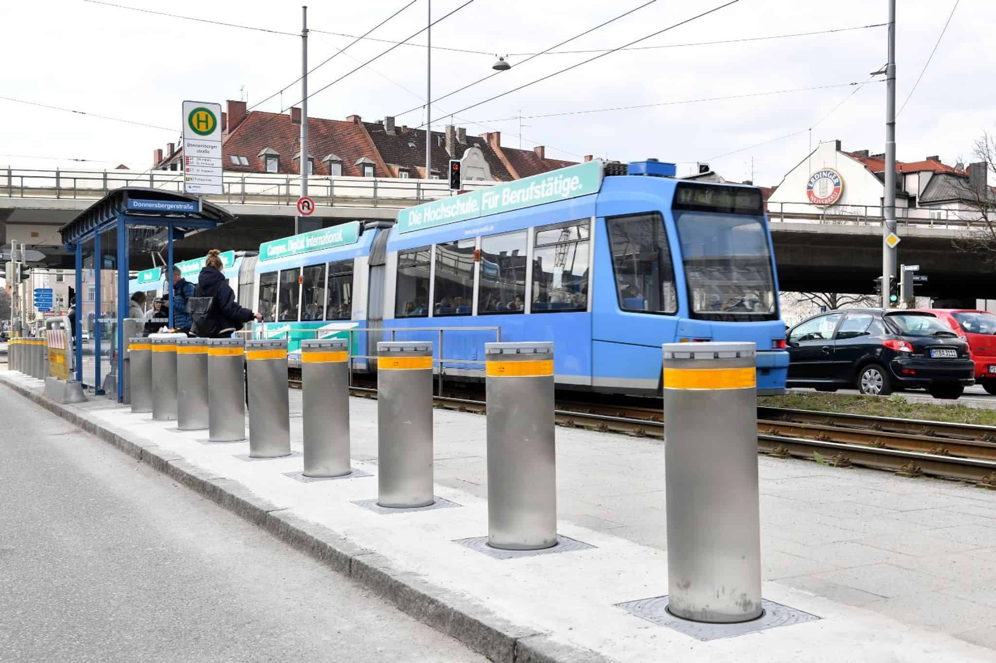 München: Poller sichern Haltestelle Donnersbergerstraße nach tödlichen ...