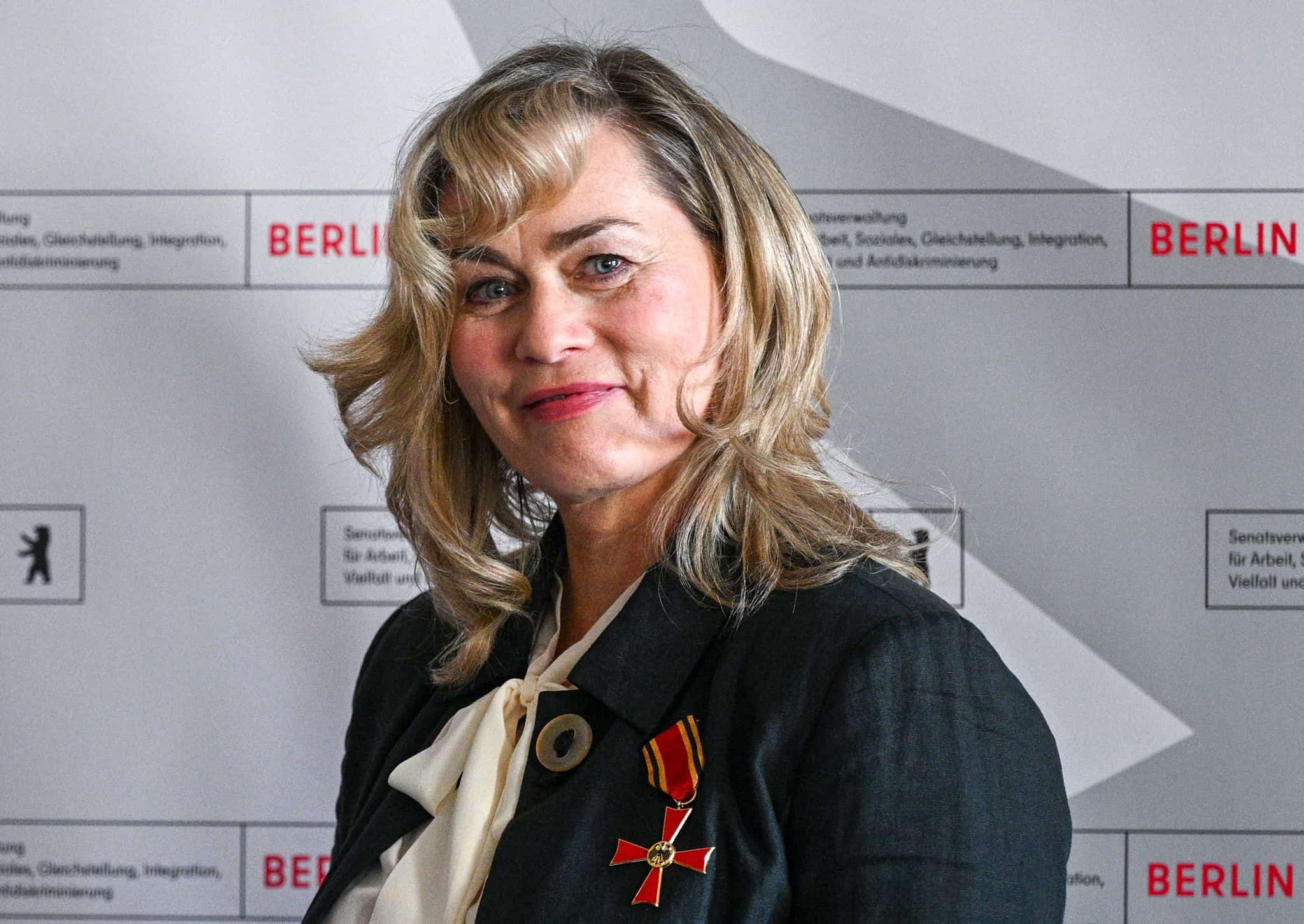 Schauspielerin Gesine Cukrowski bekommt Bundesverdienstkreuz