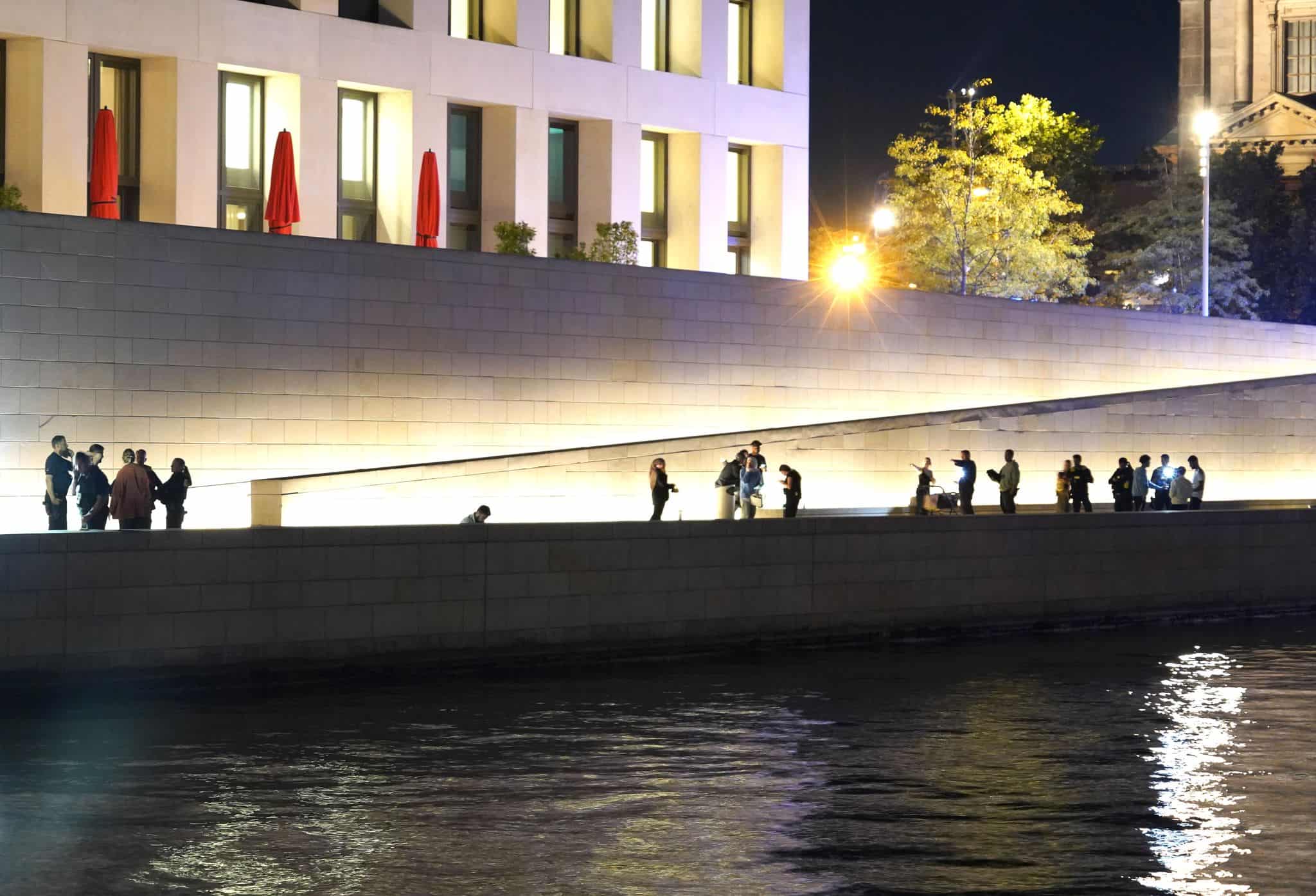 Acht Männer nach tödlichem Angriff in Berlin-Mitte verhaftet