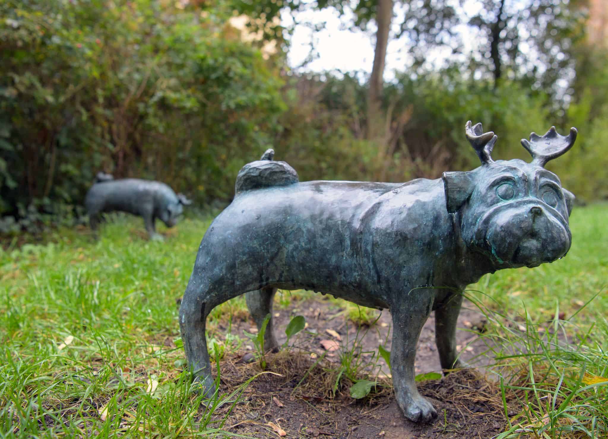 Initiative will Loriot-Mops auf Fußgängerampeln bringen