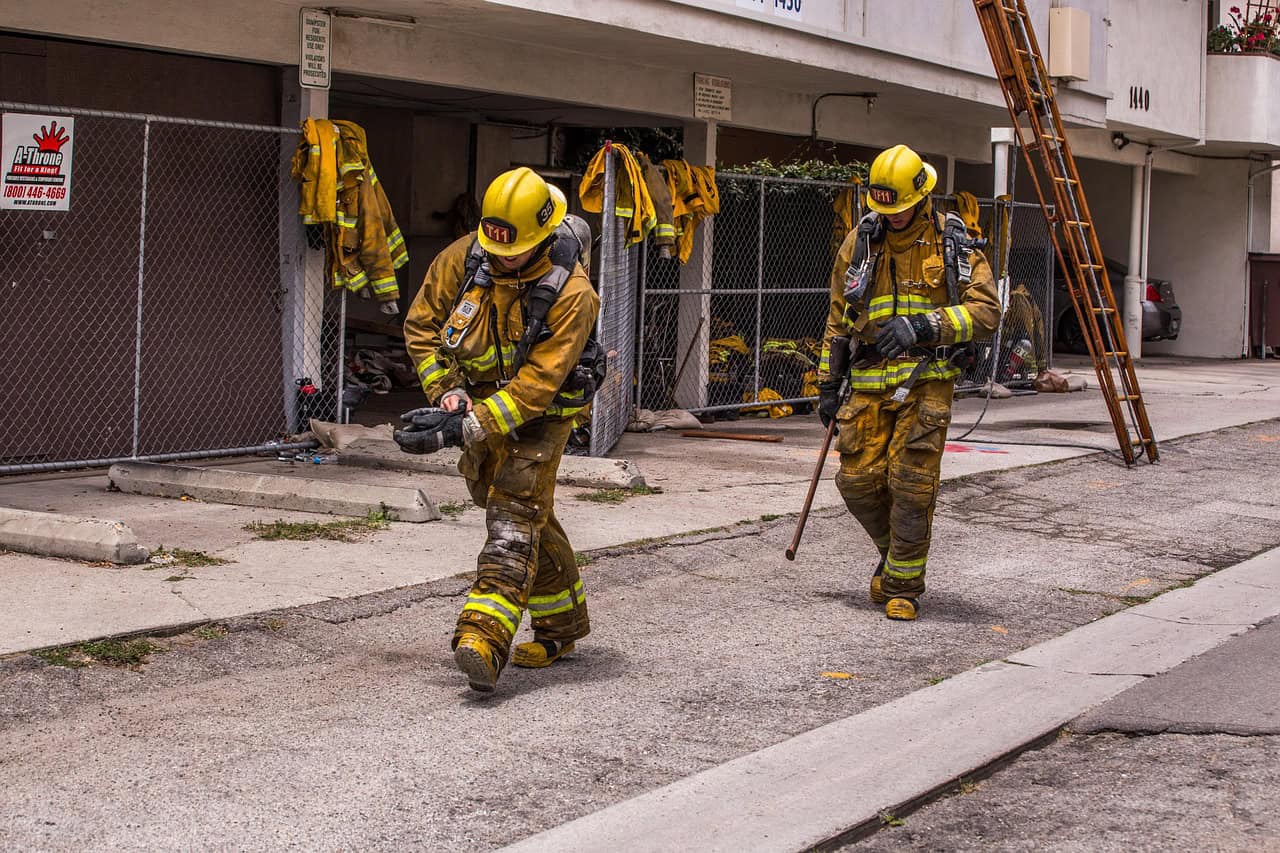 Hausbrand in Leipzig-Schleußig – Vier verletzt, Tiere betroffen